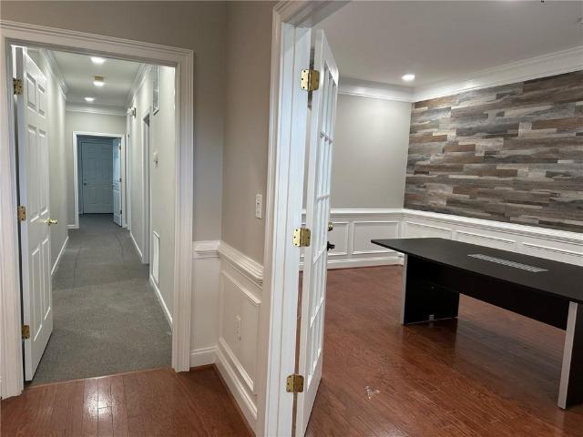 701 Whitlock Avenue SW J44