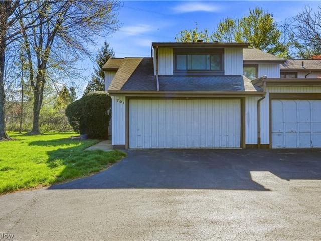 701 Tinkers Ln Unit 2101, Sagamore Hills, OH 44067