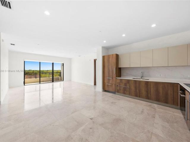 701 Valencia Ave Unit 404, Coral Gables, US, FL