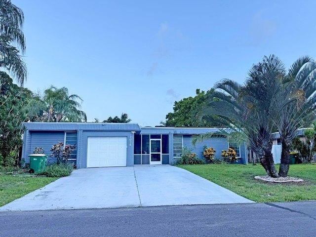 7024 NW 63rd St, Tamarac, FL 33321