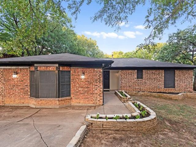 7024 Payte Ln, North Richland Hills, TX 76182