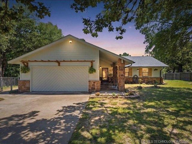 7024 W Canyon Rd, Tulsa, OK 74131