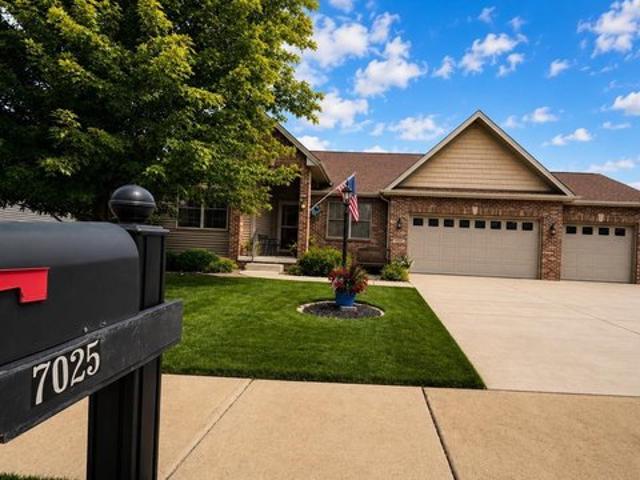 7025 N Grand Fir Dr, Edwards, IL 61528