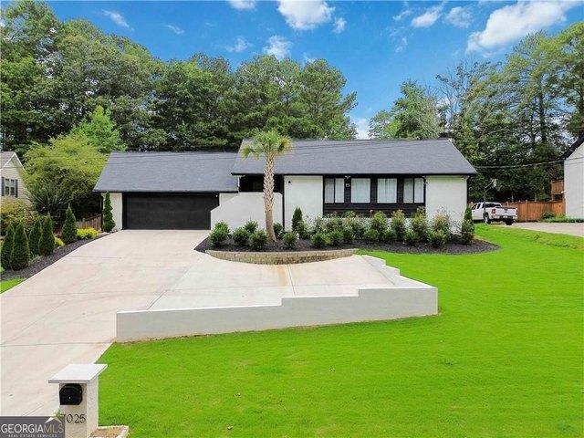 7025 Northgreen Dr, Sandy Springs, GA 30328
