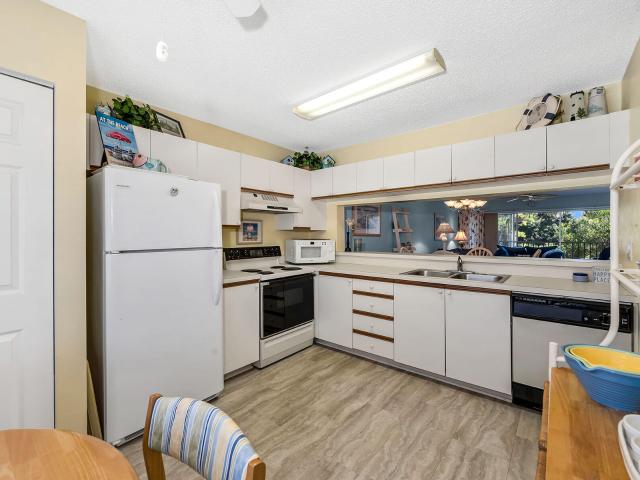7025 Dennis Cir, Unit 202, Naples, FL 34104 | MLS #2260