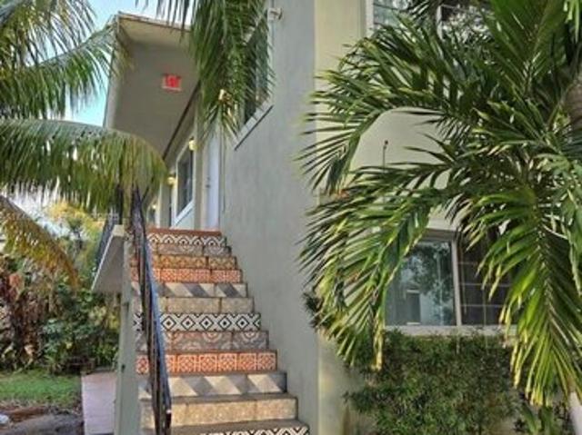 7025 Rue Granville, Miami Beach, FL 33141