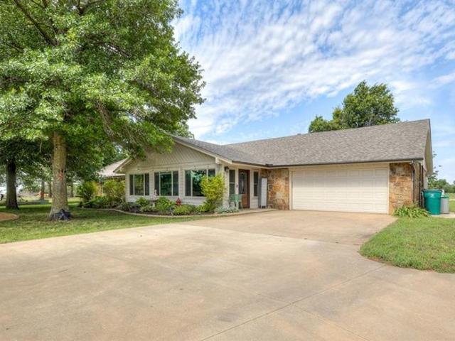 7025 S Cimarron Rd, Yukon, OK 73099