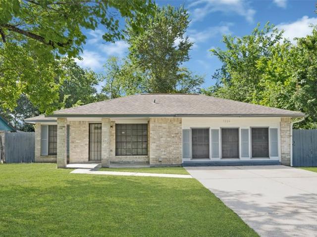 7026 Hedgewood St, Houston, TX 77016