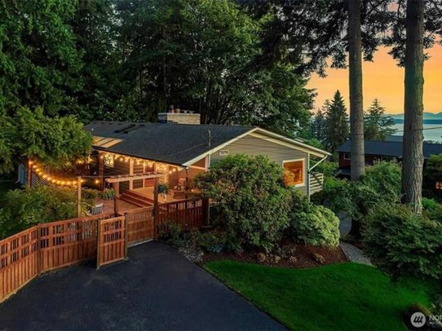 7026 th St SW, Edmonds, WA 98026