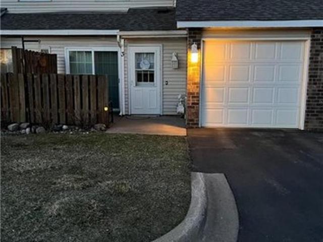 7026 19th St N Apt 3, Oakdale, MN 55128