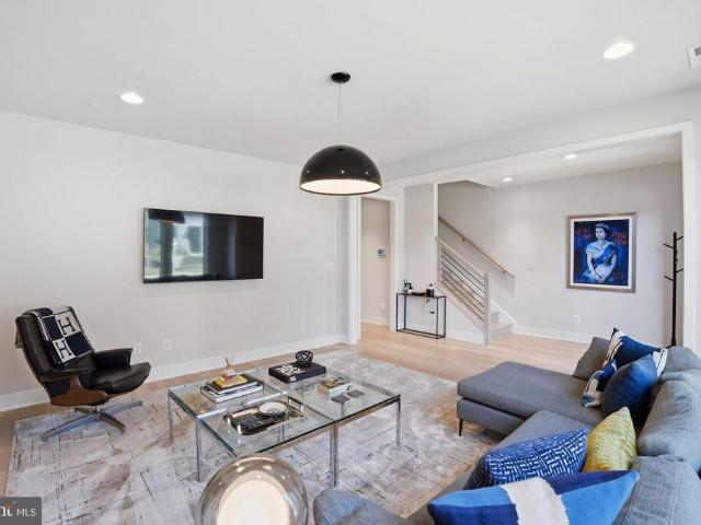 7027 Artesa Ln Lane