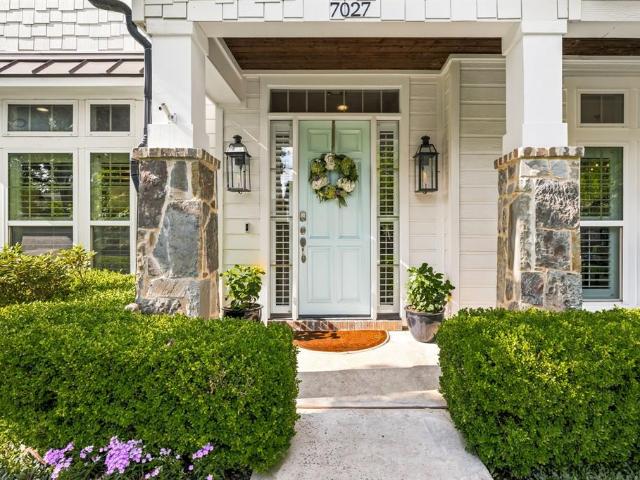 7027 Casa Loma Avenue