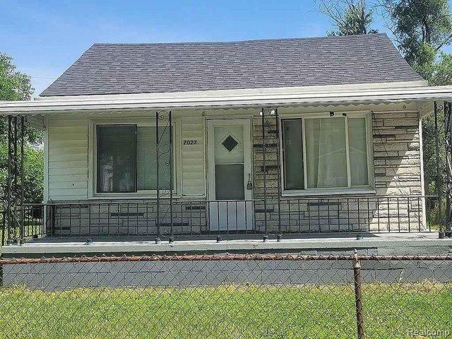 7027 Chalmers Ave, Warren, MI 48091