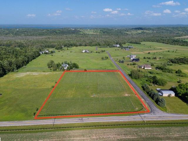 7027 Tobeco Creek Dr, Williamsburg, MI 49690