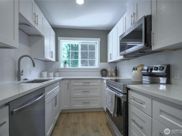 7028 Boston Harbor Road NE