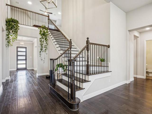 7028 Central Court