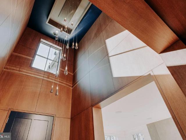 7029 Longwood Drive