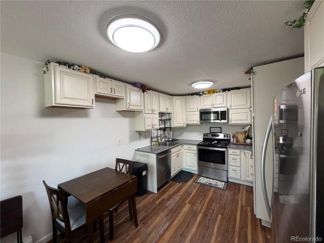 7020 E Girard Avenue # 405