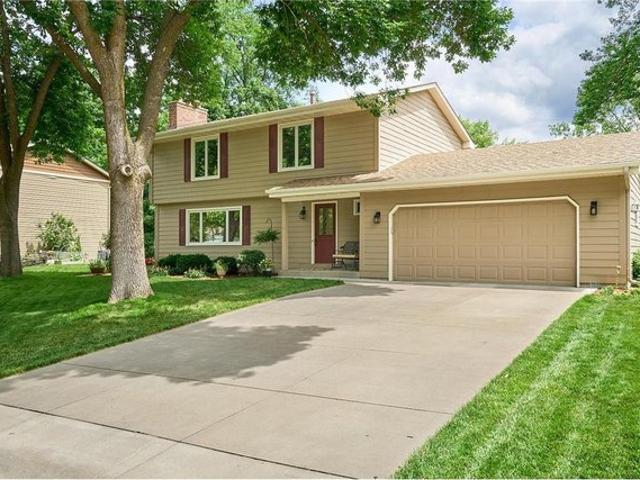 7020 Empire Ln N, Maple Grove, MN 55311