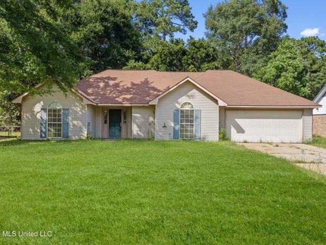 7020 Red Bud Ln, Ocean Springs, MS 39564