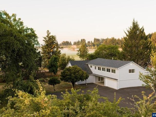 7020 SW Country Club Dr, Corvallis, OR 97333