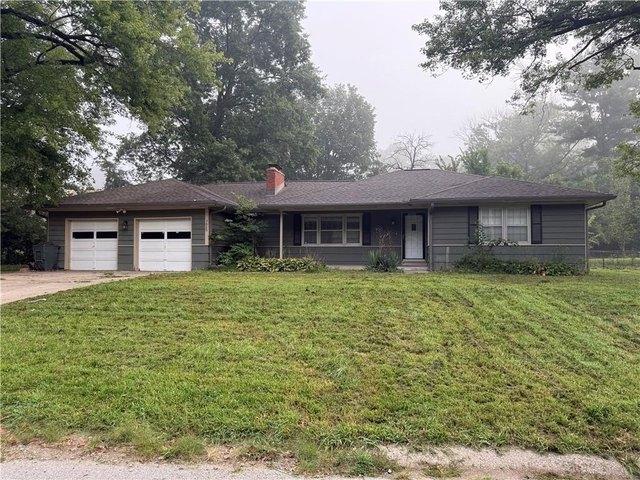 7020 Verde Dr, Kansas City, KS 66109