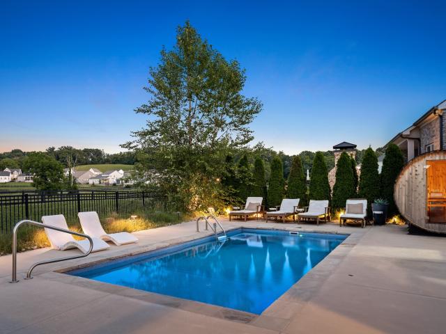 7020 Vineyard Valley Dr