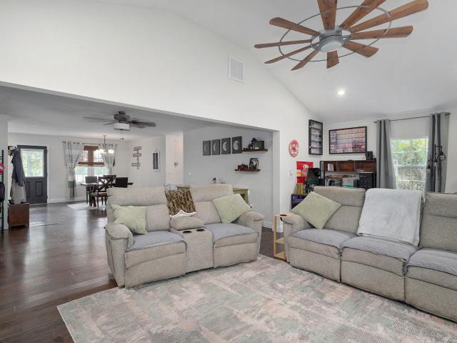 7020 W Farm Road 182