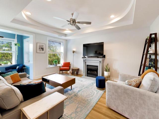 7021 N Greenview Avenue # 3N