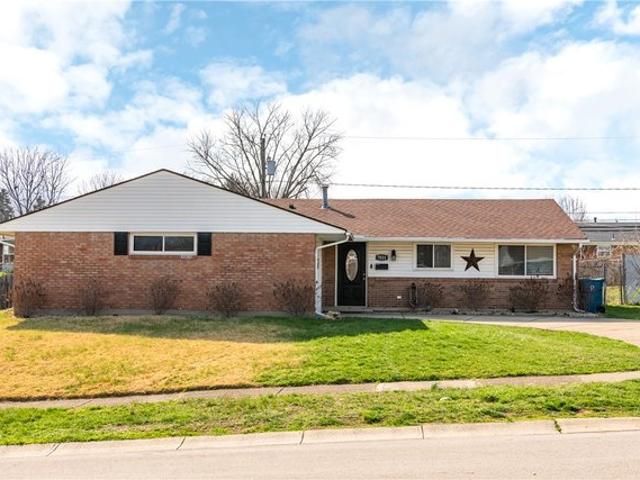 7021 Bascombe Dr, Huber Heights, OH 45424