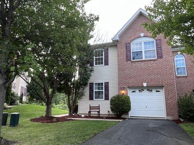 7021 Hunt Dr, Macungie, PA 18062