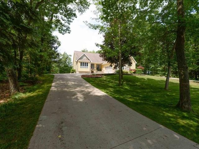 7021 Lakewood Dr, Oscoda, MI 48750