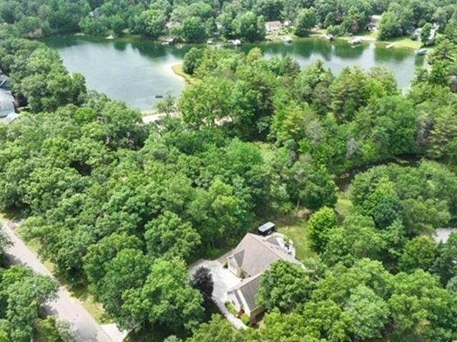 7021 Lakewood Drive