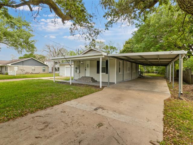 7021 2nd St, Hitchcock, TX 77563 | MLS #59794 | Compass