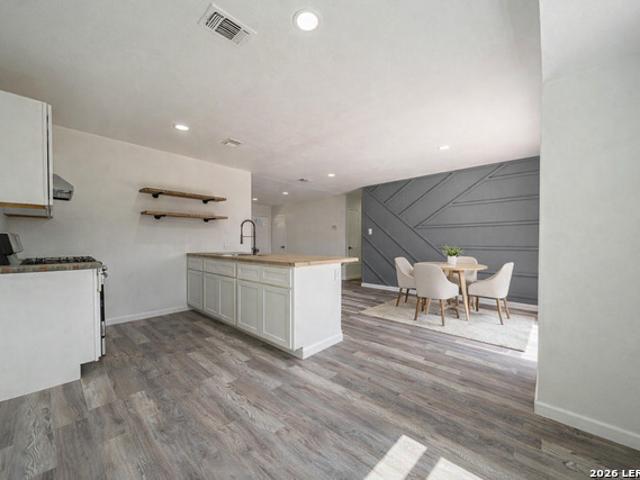 7022 Brownleaf
