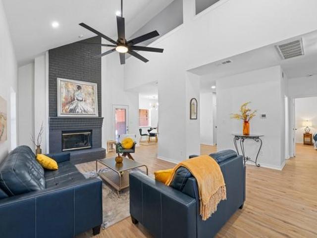 7022 Cottonwood Circle