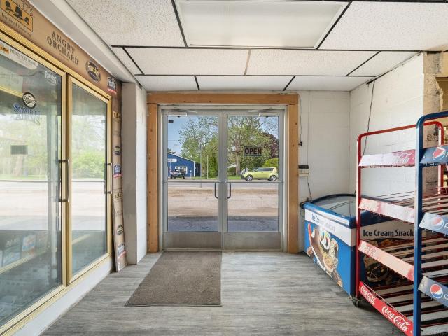 7023 Lakeshore Road