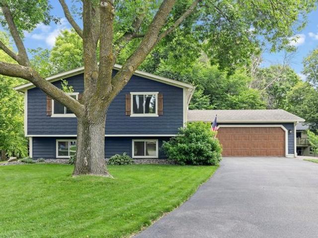 7023 Park View Ln, Eden Prairie, MN 55346