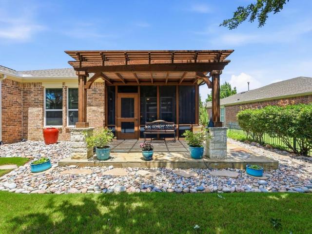 7023 Zurich Lane
