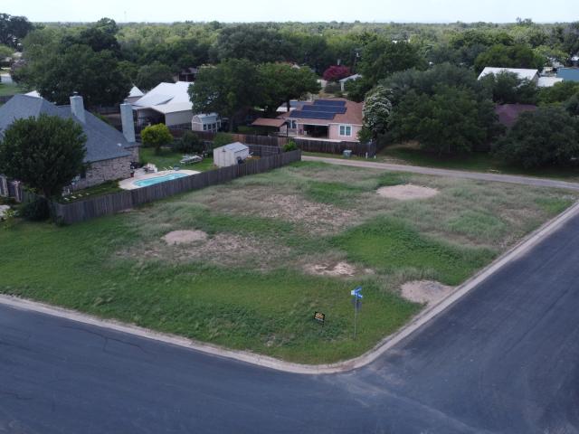 702 34th St, Hondo, TX 78861 | MLS #1827