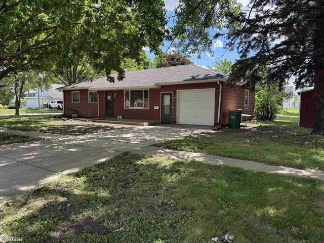702 7th Ave SW, Hampton, IA 50441