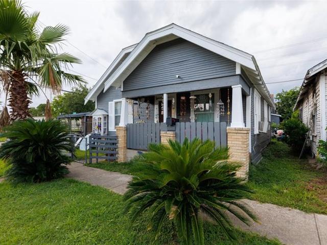 702 72nd St, Houston, TX 77011