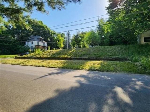 702 Court St, New Castle, PA 16101