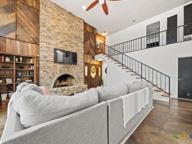 702 California Boulevard 702
