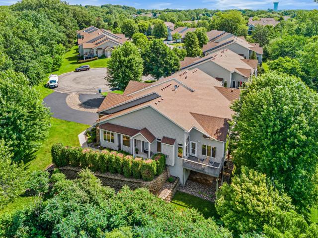 702 Crescent Curve