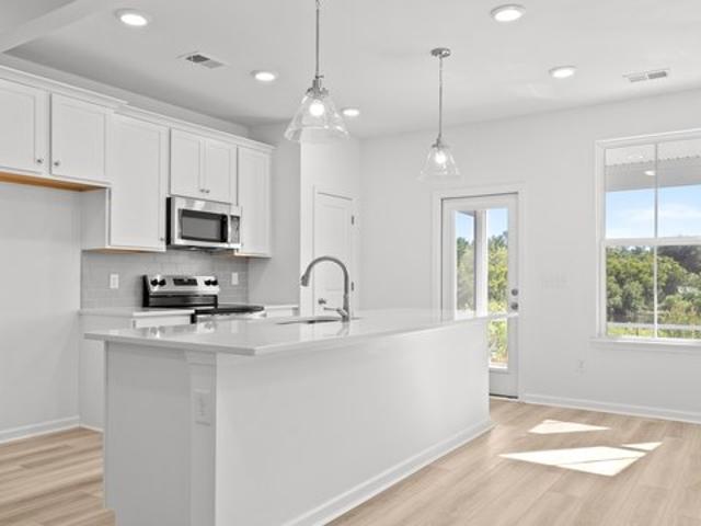 702 Bolder St, Myrtle Beach, SC 29579