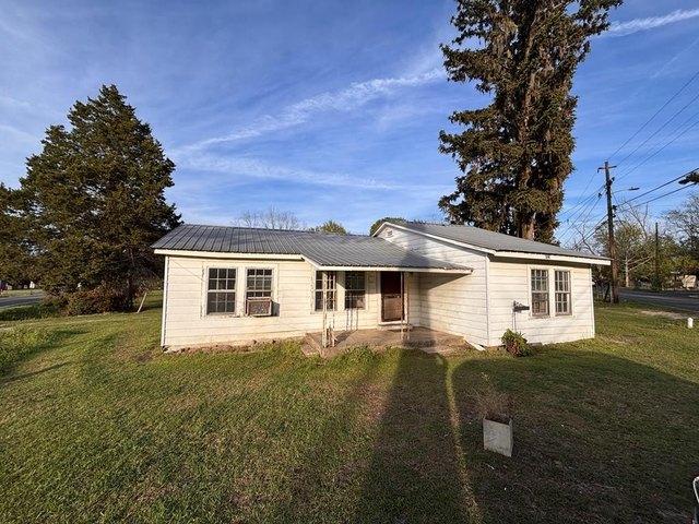 702 Beetree Ave, Nashville, GA 31639