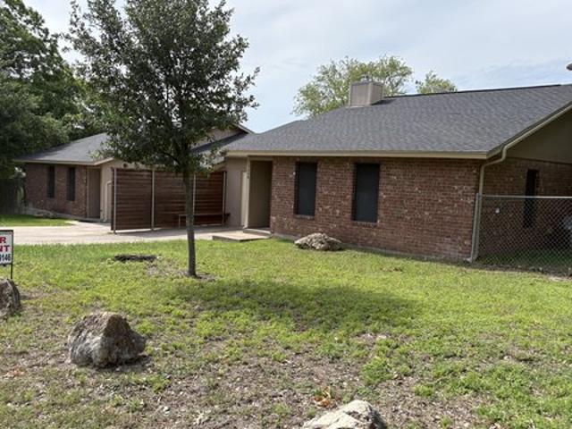 702 Blackwell Ave Apt B, Manchaca, TX 78652