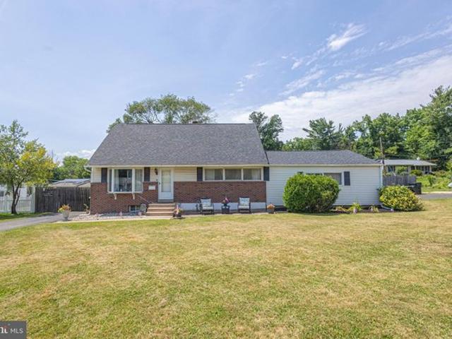 702 Burbridge Rd, Hatboro, PA 19040