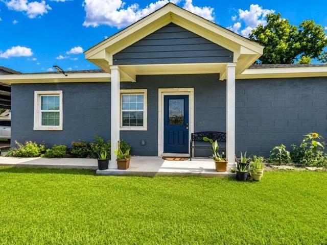 702 Ghinaudo Rd, Brazoria, TX 77422